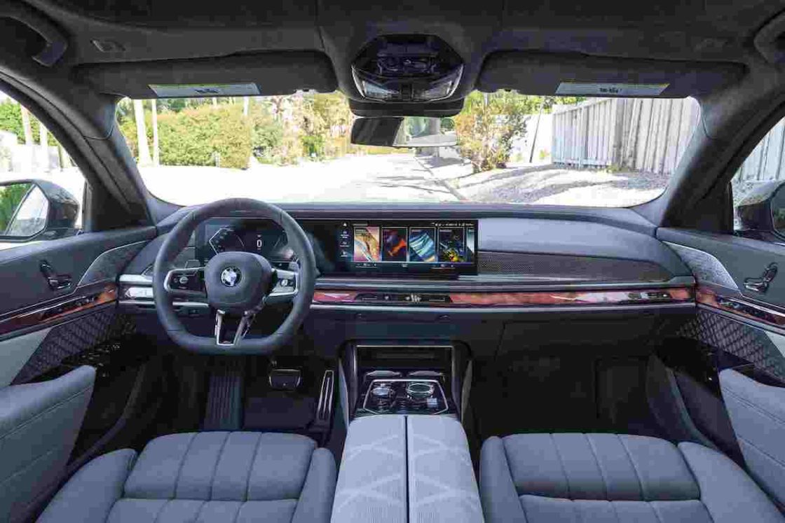 First drive of BMW's all-electric i7: Voice control and party tricks
