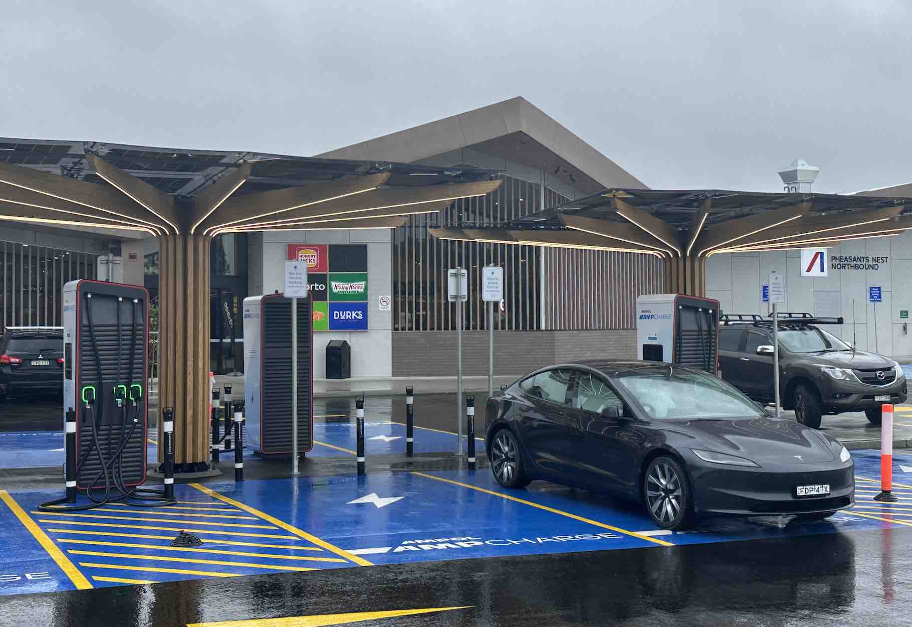 At last, an EV fast charging site with shade, water, a windscreen ...
