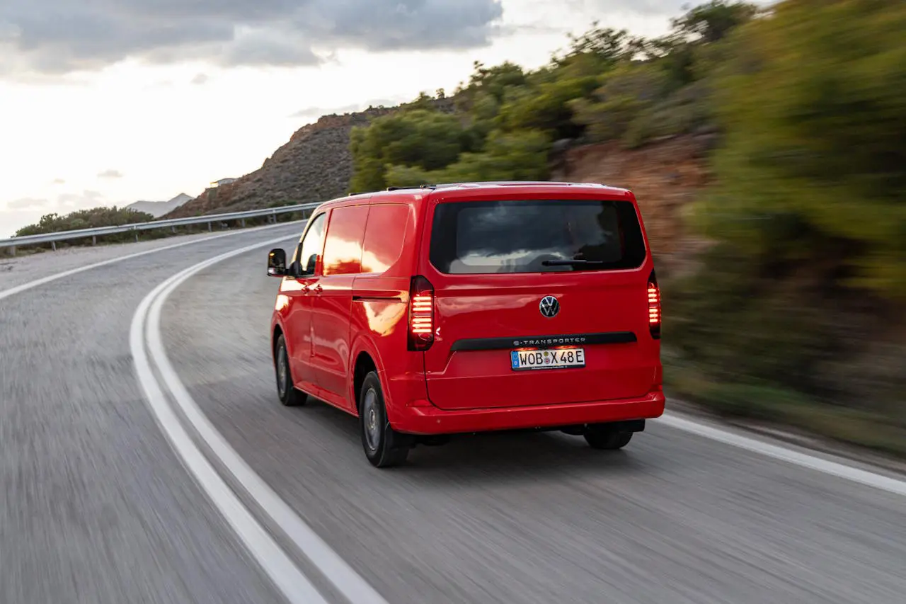 Volkswagen begins deliveries of electric Transporter and Caravelle vans ...