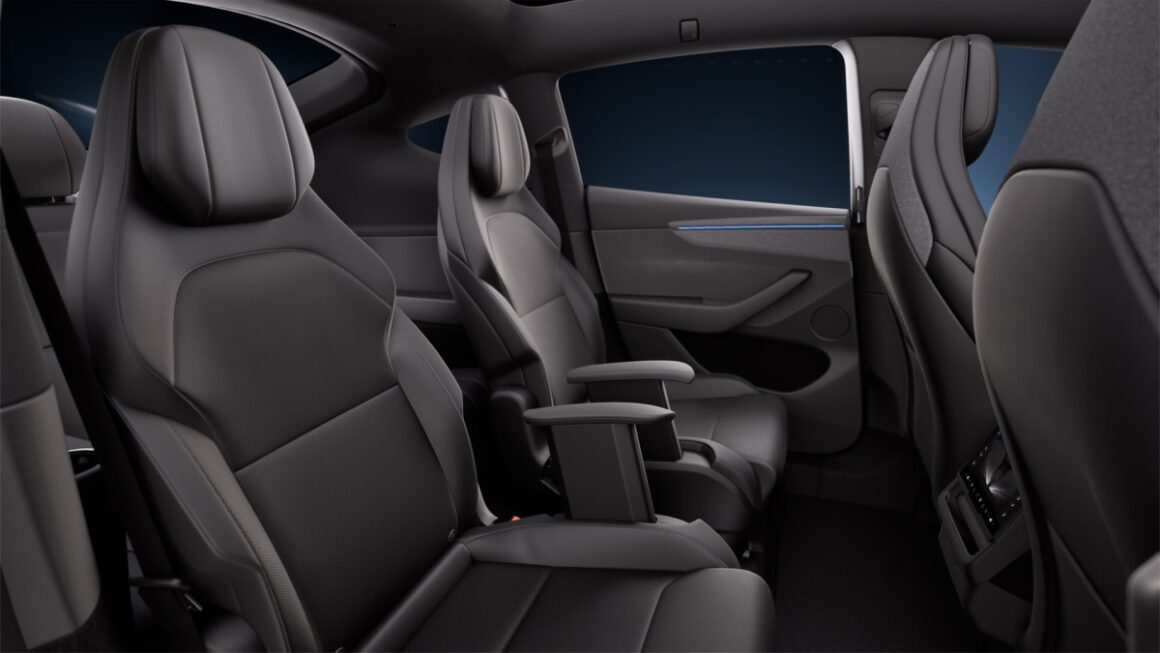 Tesla's new 6-seater Model Y rakes in 40,000 orders in first day ...