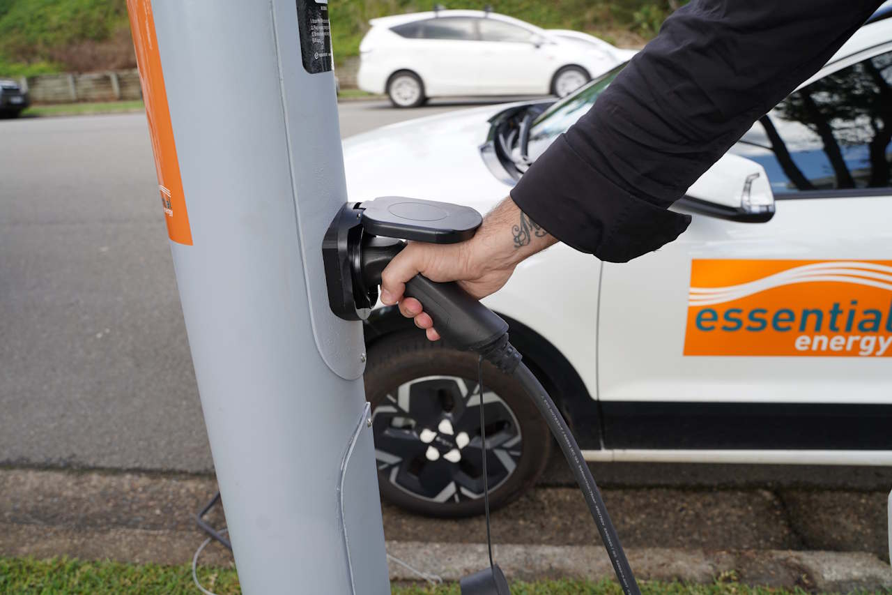 Network seeks ring-fencing waiver to install 300 kerbside EV chargers ...